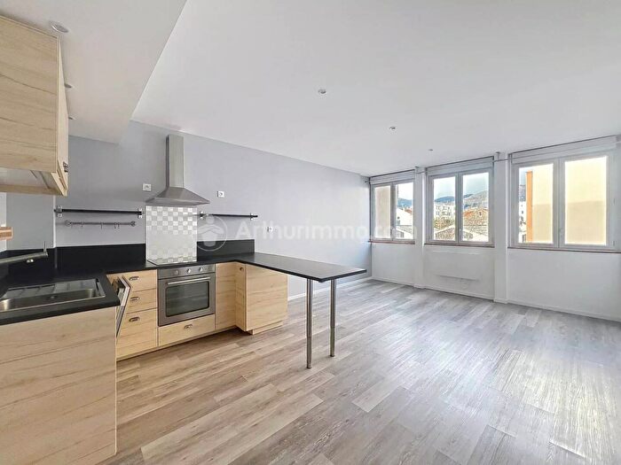 Appartement à louer - Bergougnan, Clermont-Ferrand - 2 pièces - 1 chambre