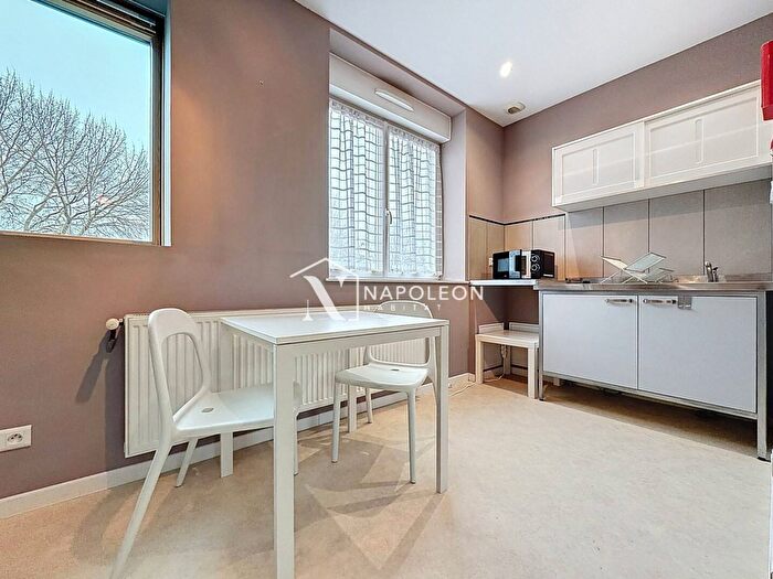 Appartement à louer - Prés-Flers Bourg-Château, Villeneuve-dAscq - 1 pièce