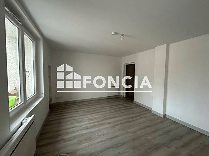 Maison à louer - Beausemblant - 5 pièces - 4 chambres