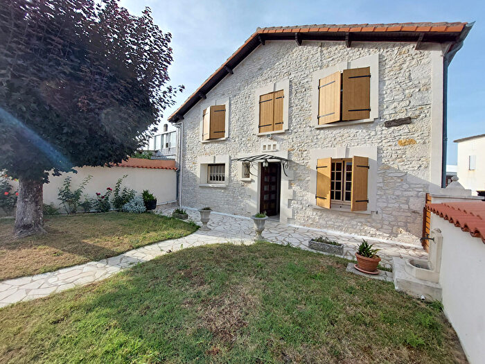 Maison à vendre - Cozes - 3 pièces - 2 chambres