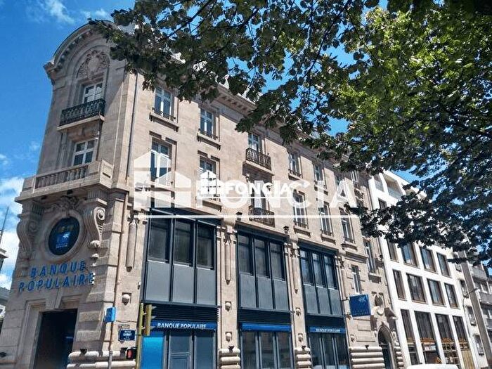 Appartement à louer - Centre-Hôtel de Ville, Limoges - 3 pièces - 2 chambres