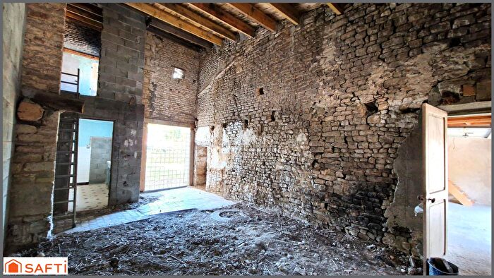 Maison 5 pièces à Saint-Sauveur-dAunis, à vendre
