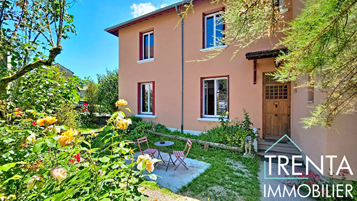 Maison 9 pièces à Virieu, à vendre