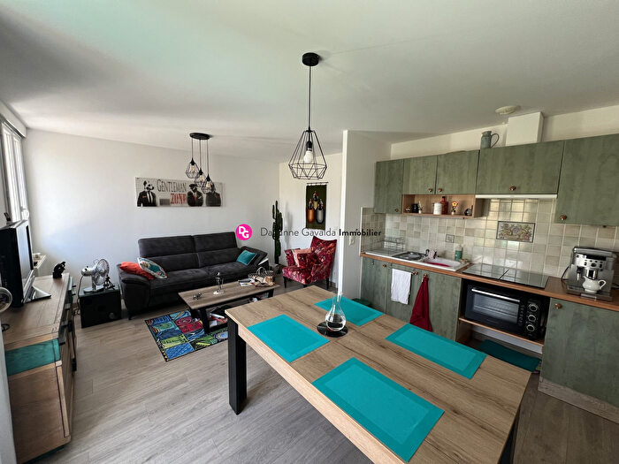 Appartement à louer - Cransac - 3 pièces - 2 chambres