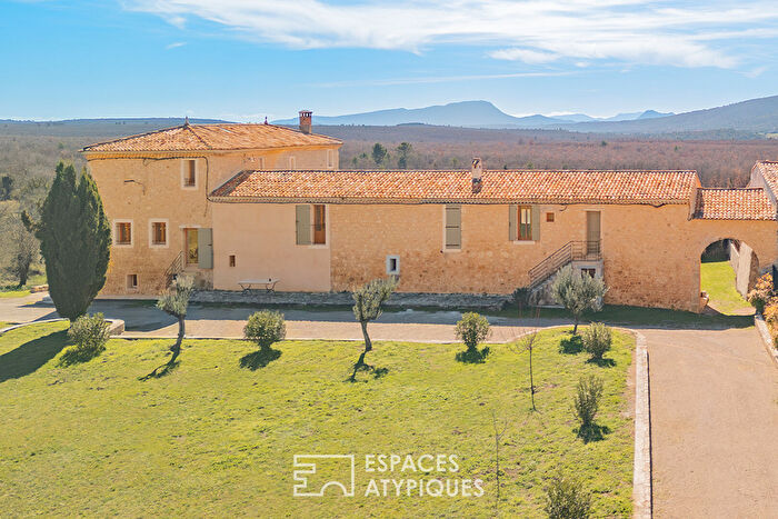 Maison à vendre - Régusse - 18 pièces - 4 chambres