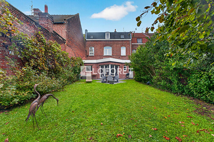 Douai, Centre-ville : Maison 8 pièces à vendre