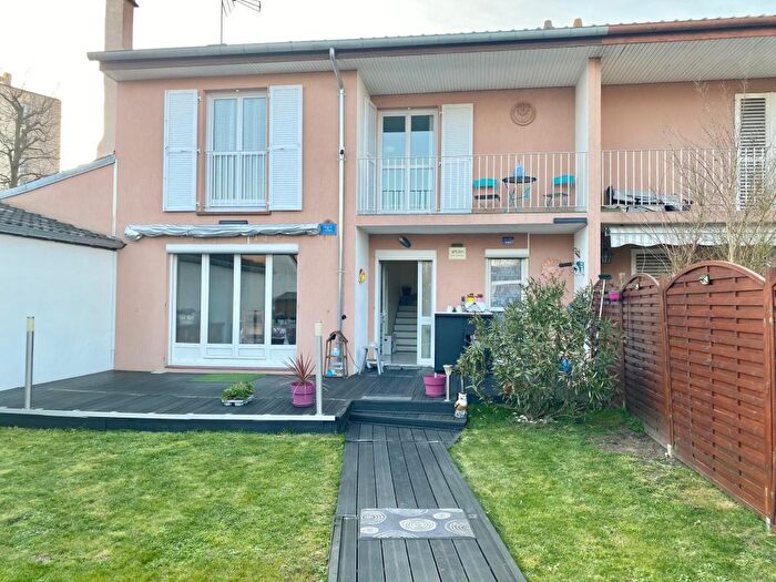 Maison à vendre - Boussy-Saint-Antoine - 4 pièces - 3 chambres