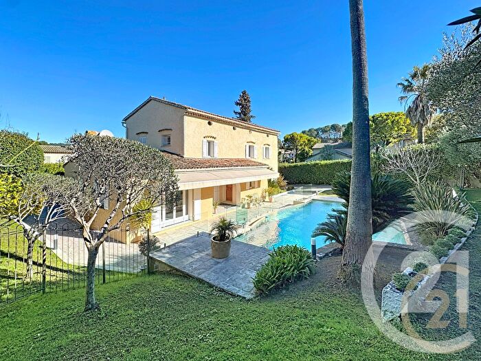 Maison à vendre - Mougins, Saint-Martin, Jylloue - 7 pièces - 4 chambres
