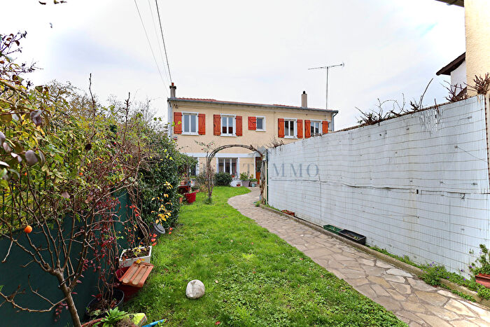 Maison à vendre - Neuilly-Plaisance, Eglise, Gare - 5 pièces - 3 chambres