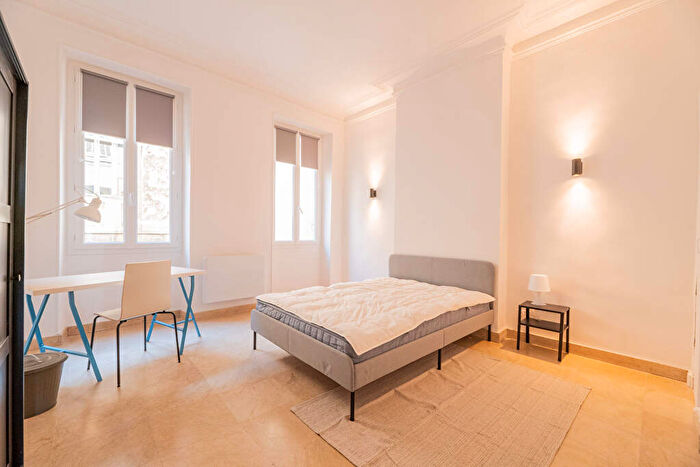 Appartement à louer - Marseille er , Opéra - 1 pièce - 1 chambre