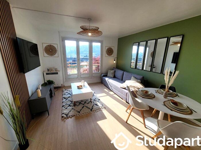 Appartement à louer - Coteaux Ouest-Pasteur, Rouen - 1 pièce - 3 chambres