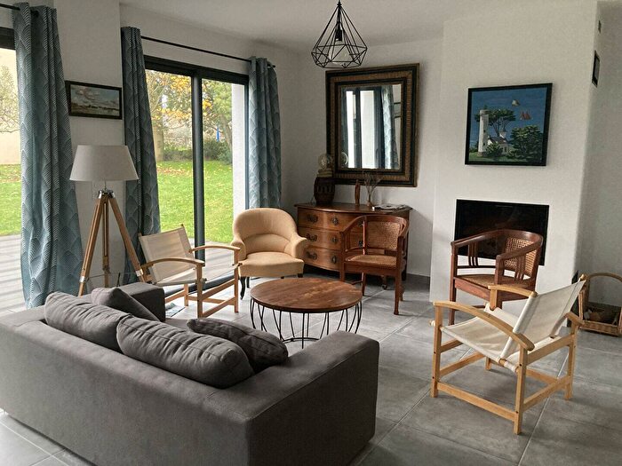 Maison à louer - Locmariaquer - 5 pièces - 4 chambres