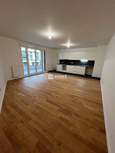Appartement à louer - Faubourg de lArche, Courbevoie - 4 pièces - 3 chambres