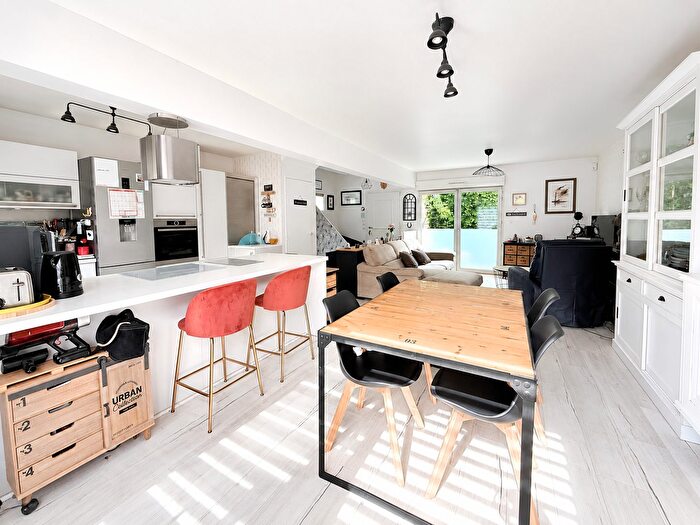 Maison 6 pièces à Tours, Deux Lions, à vendre