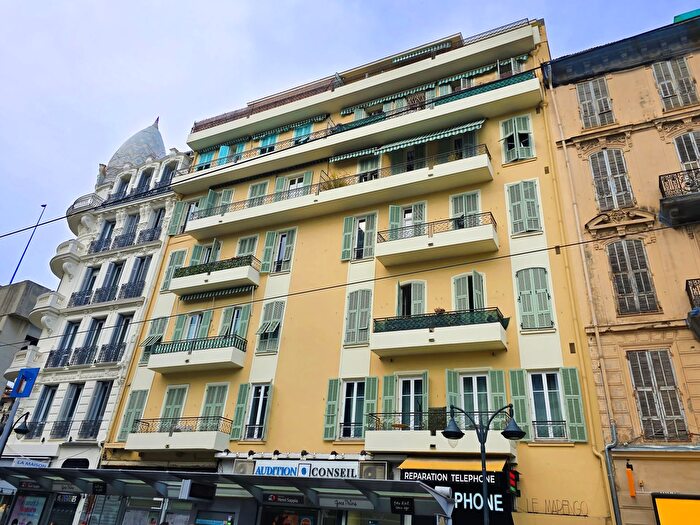 Appartement 2 pièces à louer - Nice, Médecin