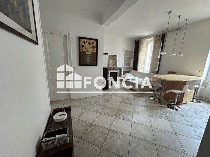 Championnet-Caserne de Bonne, Grenoble : Appartement 3 pièces à louer