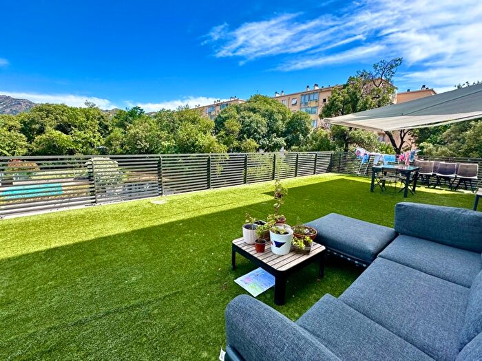 Appartement à vendre - Marseille e , Saint-Tronc - 4 pièces - 3 chambres