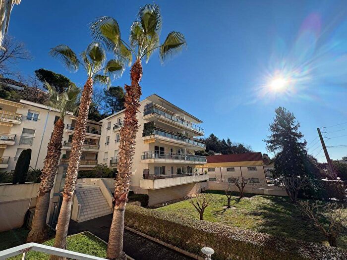 Appartement à louer - Val Fleuri-Montaleigne, Cagnes-sur-Mer - 2 pièces - 1 chambre
