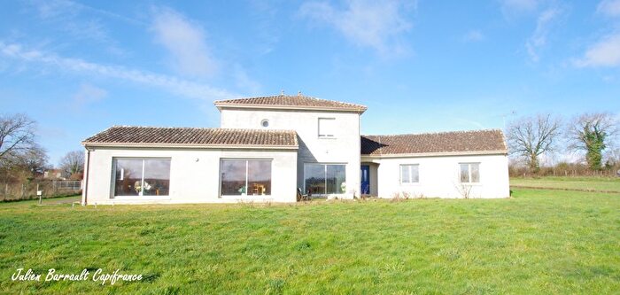 Maison à vendre - Moussac - 6 pièces - 4 chambres