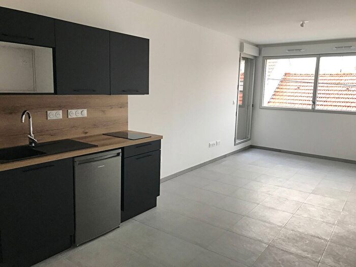 Appartement à louer - Clairmarais-Charles Arnould, Reims - 2 pièces - 1 chambre