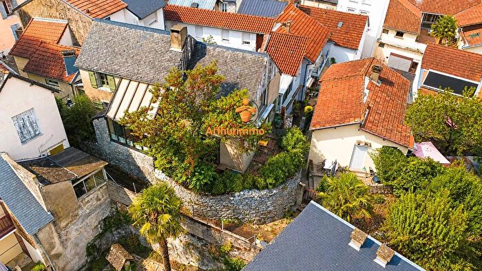 Lourdes, Centre-ville, Place Peyramale, Gare : Maison 4 pièces à vendre