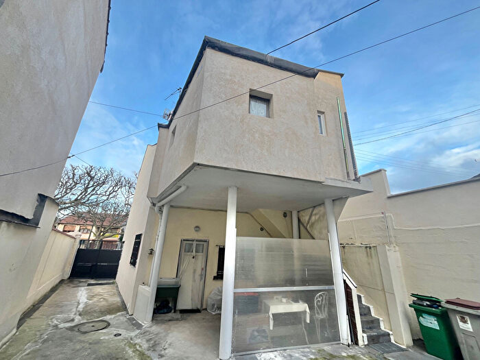 Appartement à vendre - Le Raincy, Plateau - 1 pièce