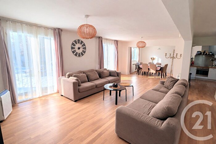 Maison à vendre - Saint-Arnoult-en-Yvelines - 6 pièces - 4 chambres