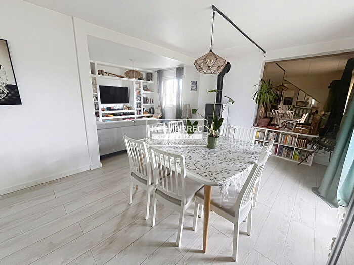 Maison à vendre - Saint-Erblon - 7 pièces - 5 chambres