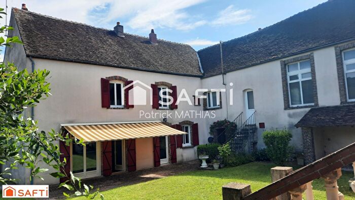 Maison à vendre - Saint-Aubin-sur-Yonne - 8 pièces - 4 chambres