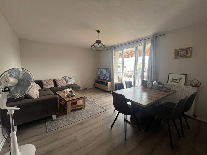 Appartement 3 pièces à Pau, Le Hameau, à louer