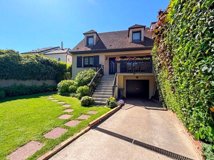 Maison 6 pièces à vendre à Champigny-sur-Marne, Coeuilly Village Parisien