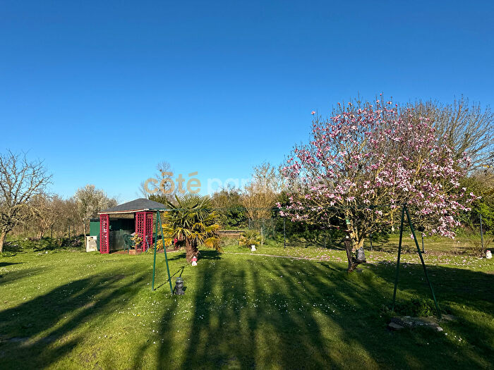 Saint-Germain-sur-Ay : Maison 4 pièces à vendre