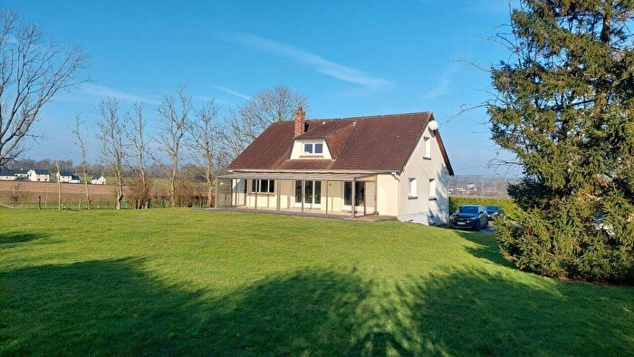 Maison à louer - Saint-Eustache-la-Forêt - 10 pièces - 9 chambres