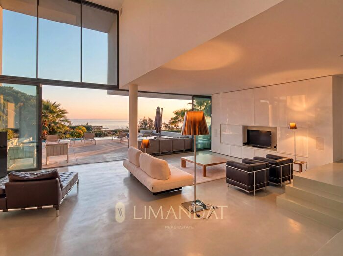 Maison 6 pièces à Cannes, Suquet, à louer