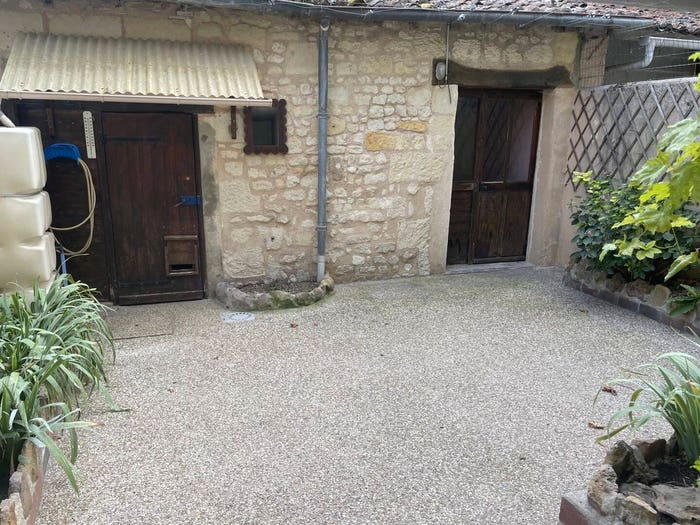 Entre Rte de Poitiers et Rte de Chinon, Loudun : Maison 7 pièces à louer