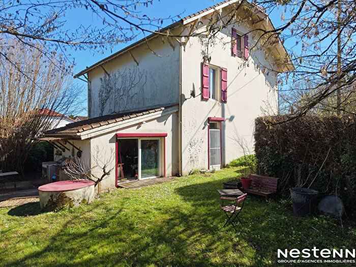 Maison à vendre - Saint-Pé-Saint-Simon - 8 pièces - 4 chambres