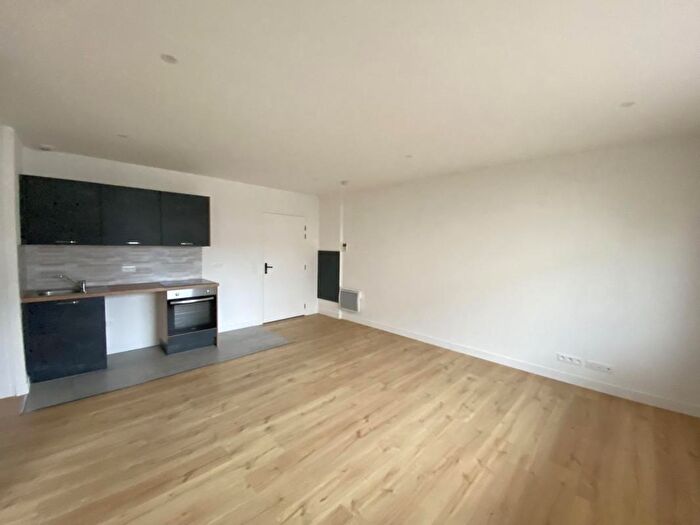 Appartement à louer - Coulommiers, Chemin de Fer - 2 pièces - 1 chambre