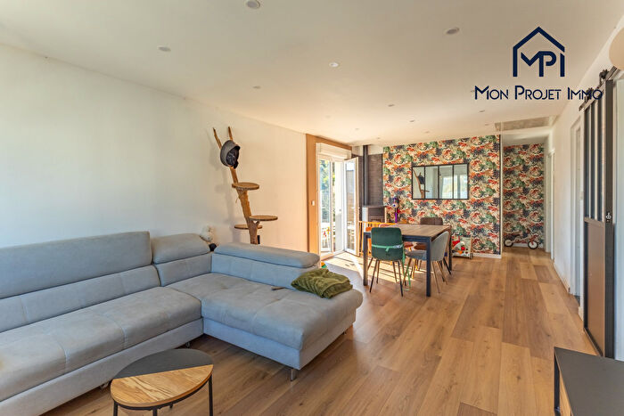 Maison à vendre - Laval - 4 pièces - 3 chambres