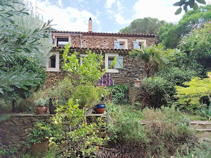 Maison à vendre - Bormes-les-Mimosas, Centre-ville, Le Pin - 6 pièces - 4 chambres