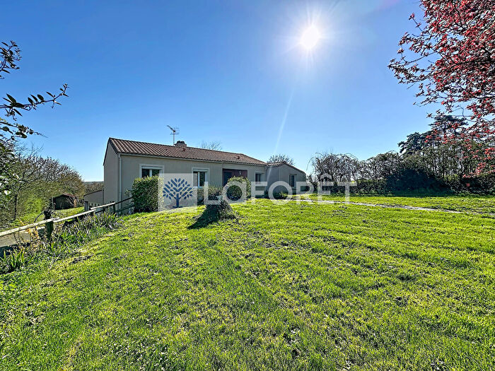 Maison à vendre - La Pommeraie-sur-Sèvre - 6 pièces - 5 chambres