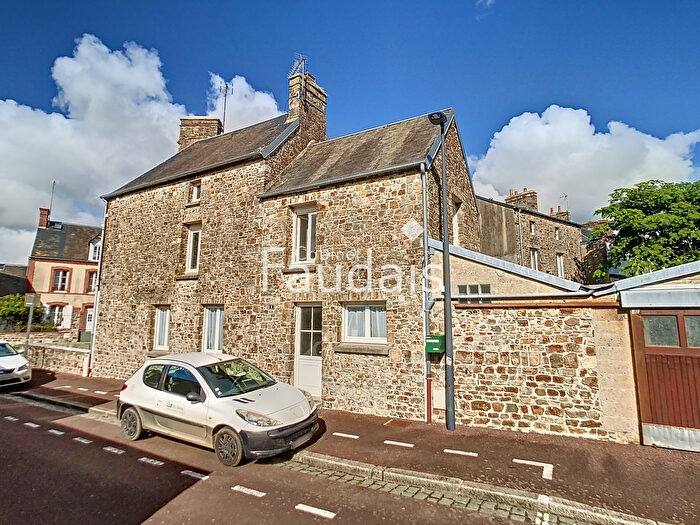 Maison à vendre - Saint-Symphorien-le-Valois - 3 pièces - 2 chambres