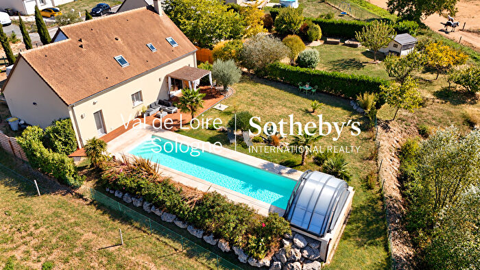 Chargé - Maison 6 pièces à vendre