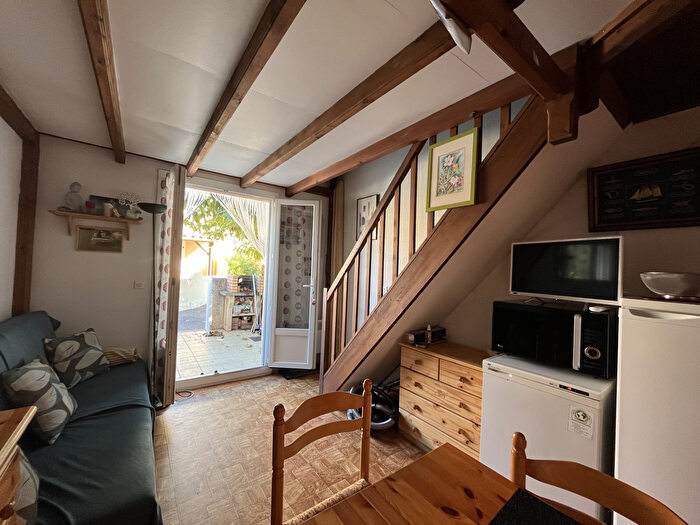 Fleury, Saint-Pierre, Les Cabanes : Maison 2 pièces à vendre