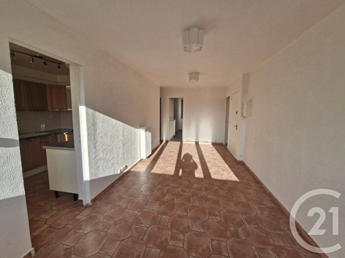 Appartement à louer - Toulon - 4 pièces - 3 chambres