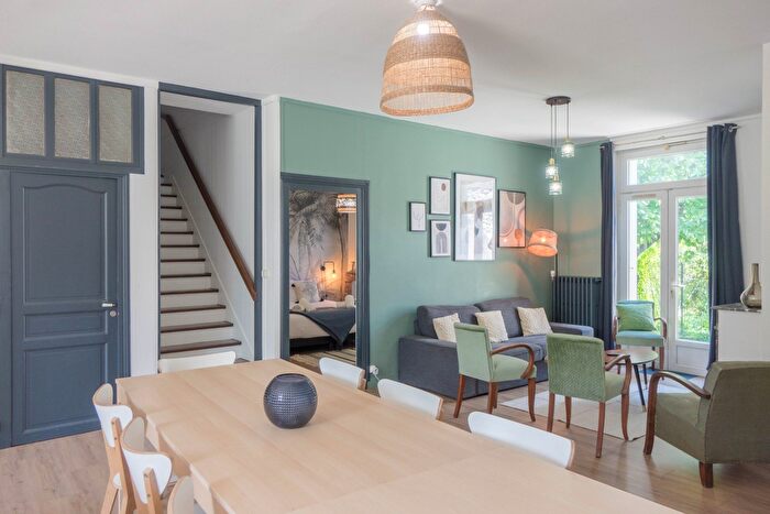 Maison à vendre - Orléans - 5 pièces - 4 chambres