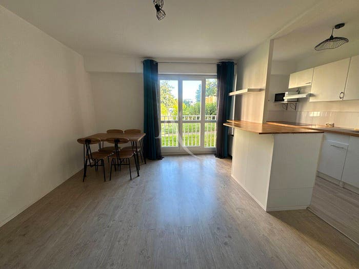 Ile de France, Les Ulis : Appartement 1 pièce à louer