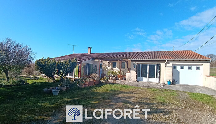 Maison à vendre - Saint-Fort-sur-Gironde - 6 pièces - 4 chambres