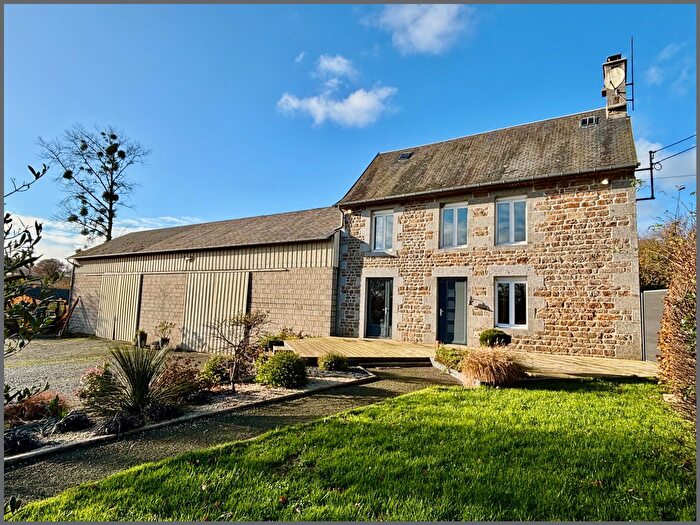 Maison à vendre - Brécey - 8 pièces - 5 chambres