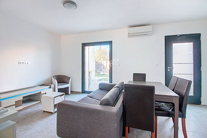 Appartement à louer - Rognac - 2 pièces - 1 chambre