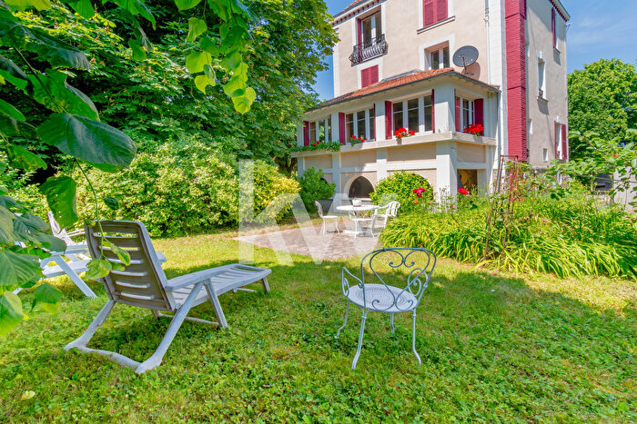 Chelles, Chelles Sud, Grande Prairie, Bords de Marne : Maison 9 pièces à vendre